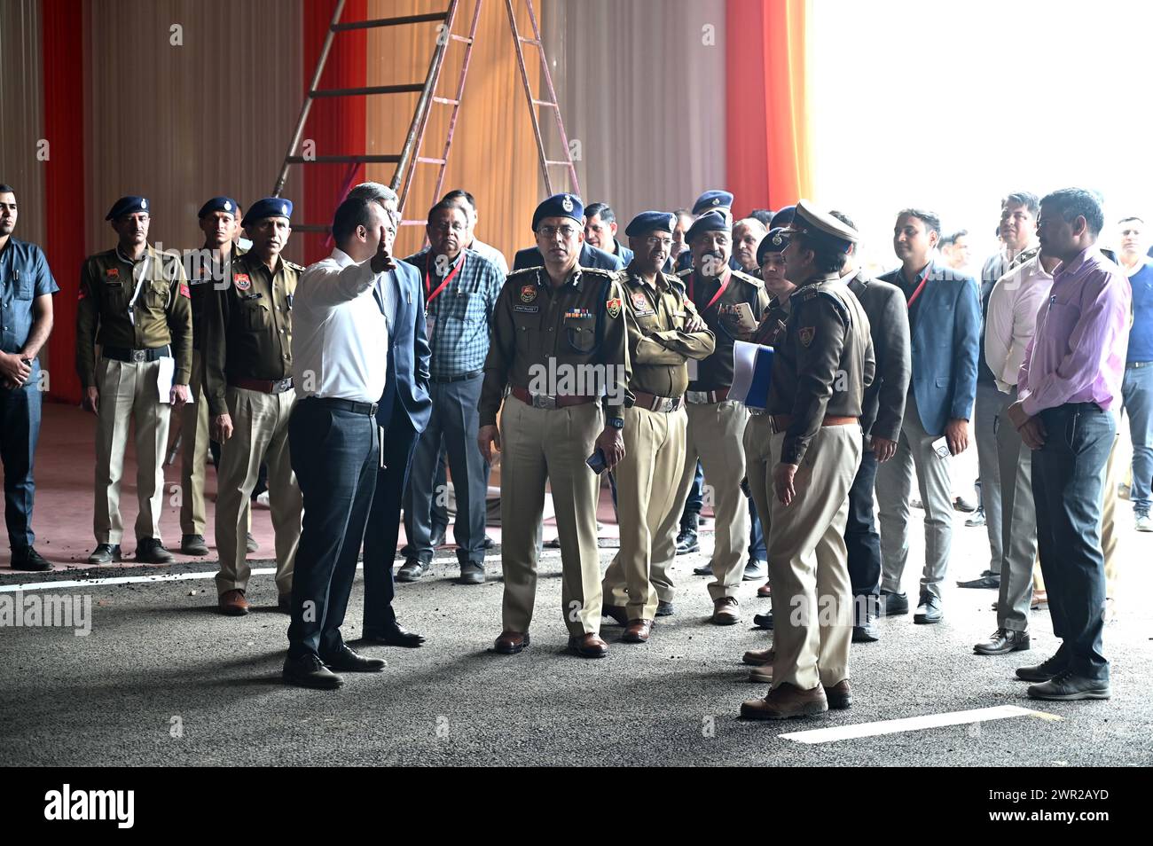 Public security section 9 hi-res stock photography and images - Alamy