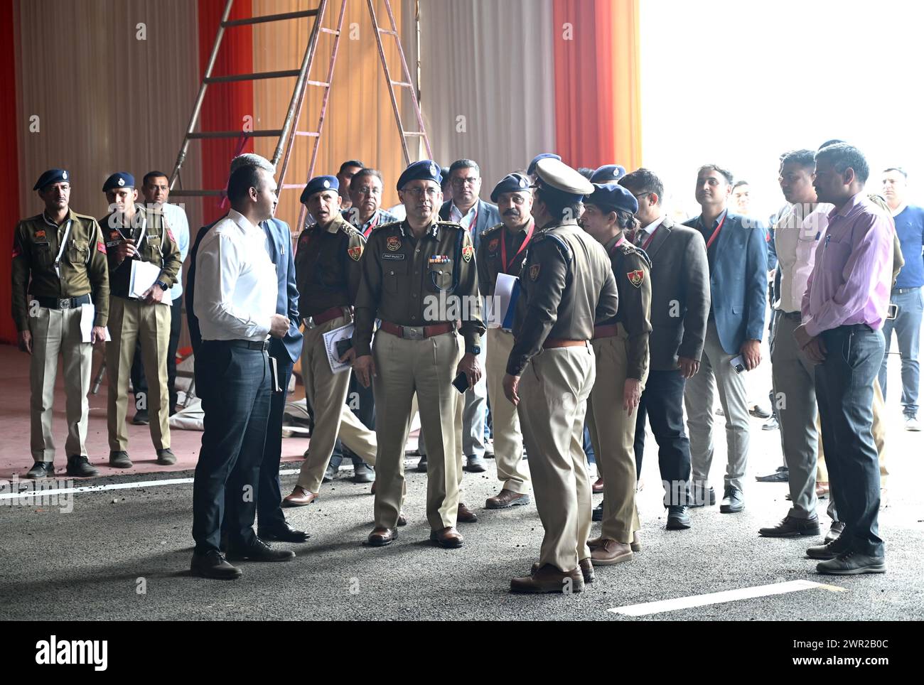 Public security section 9 hi-res stock photography and images - Alamy