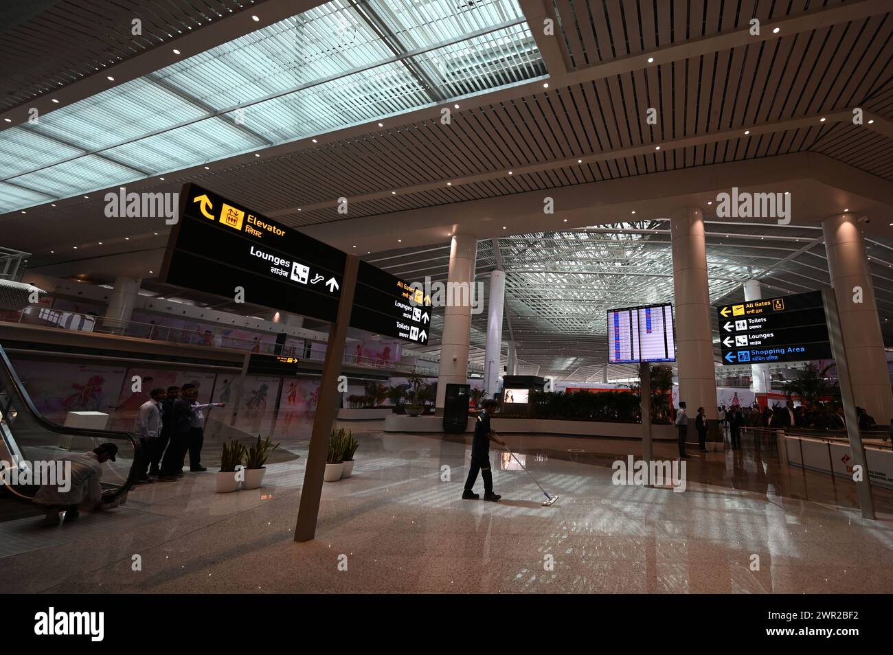 Indira gandhi international airport terminal 2 hi-res stock photography ...