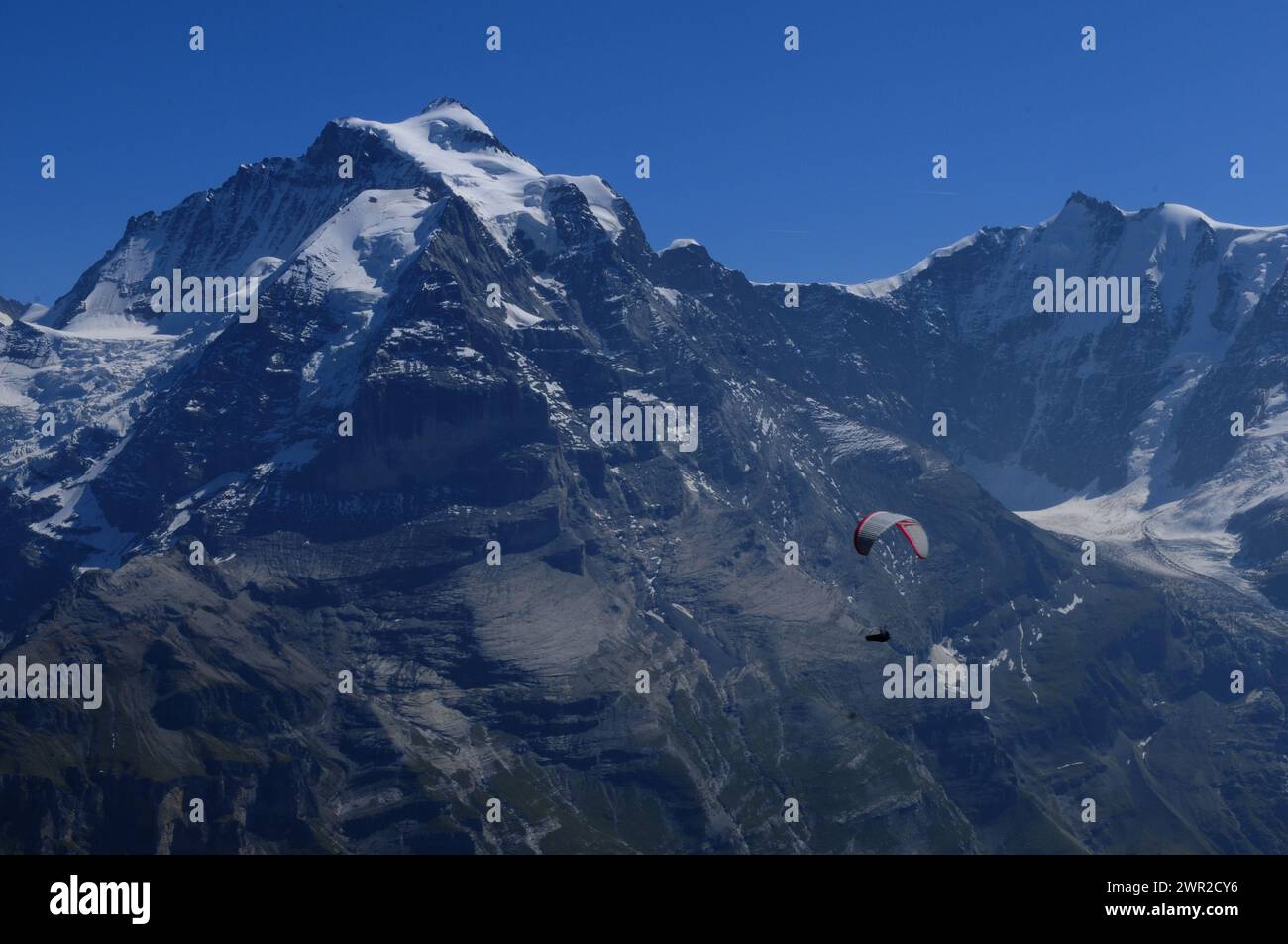 Paragliding from Schilthornwith view to Eiger, Mönch and Jungfrau in ...