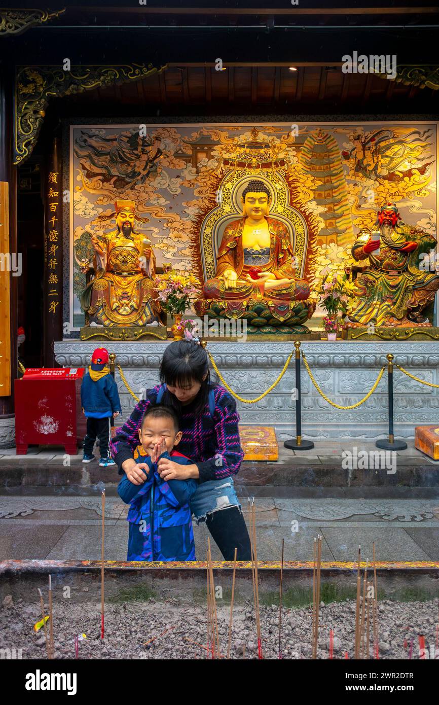 Chengdu, China, Sichuan, People, Family, Mum, Child, Chinese Tourists ...