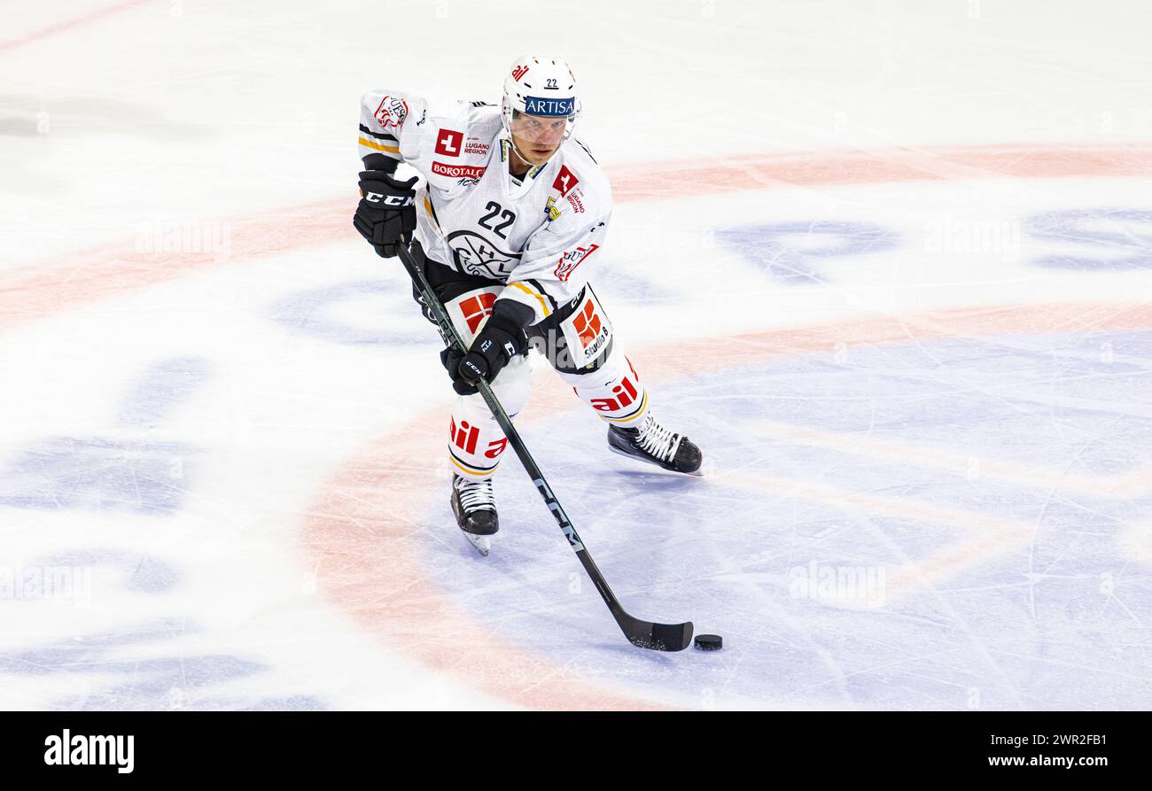 #22 Santeri Alatalo, Verteidiger HC Lugano in Aktion. (Kloten, Schweiz ...