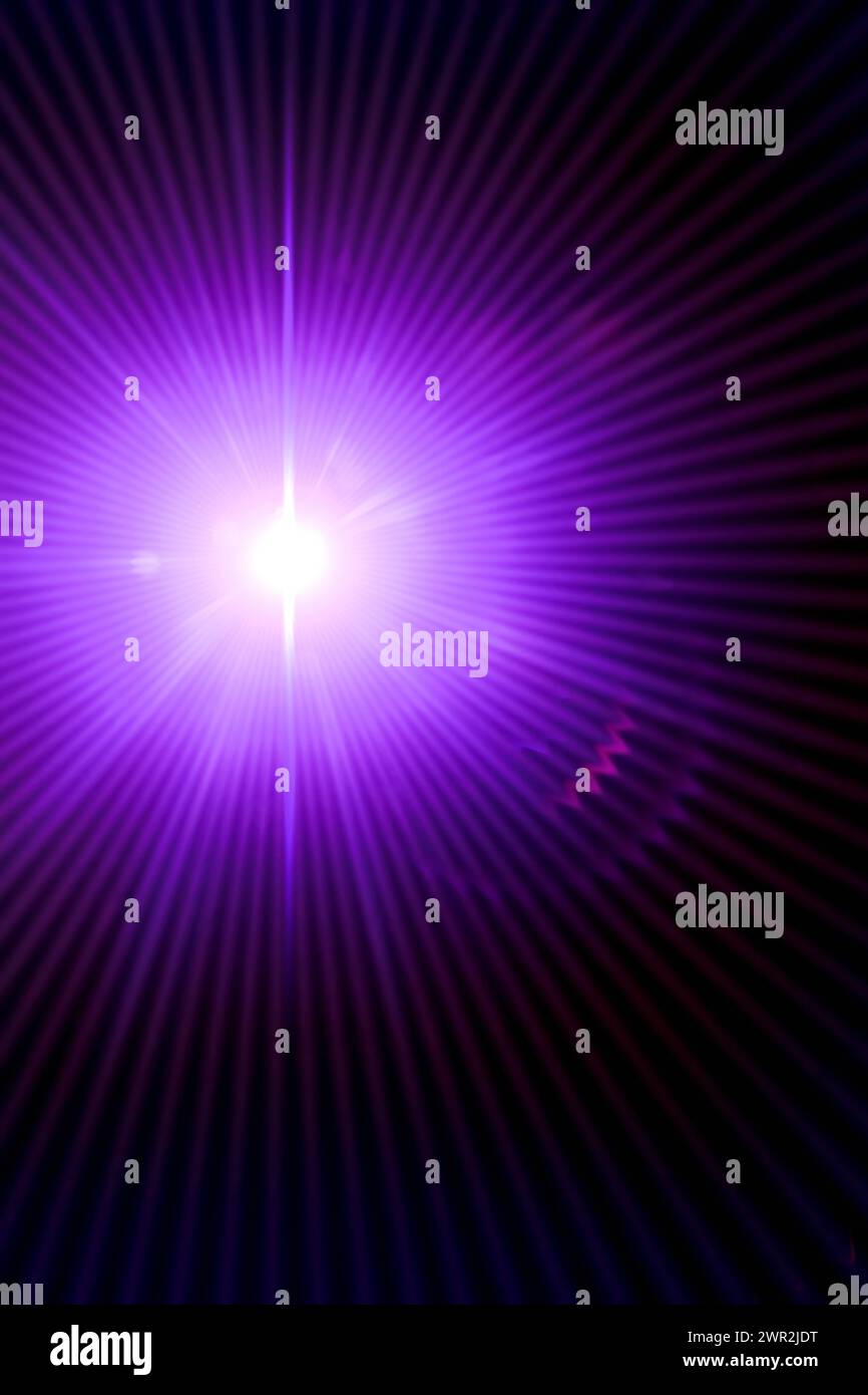 Flare sun shine ray effect on black background. Sunlight spot flash or ...