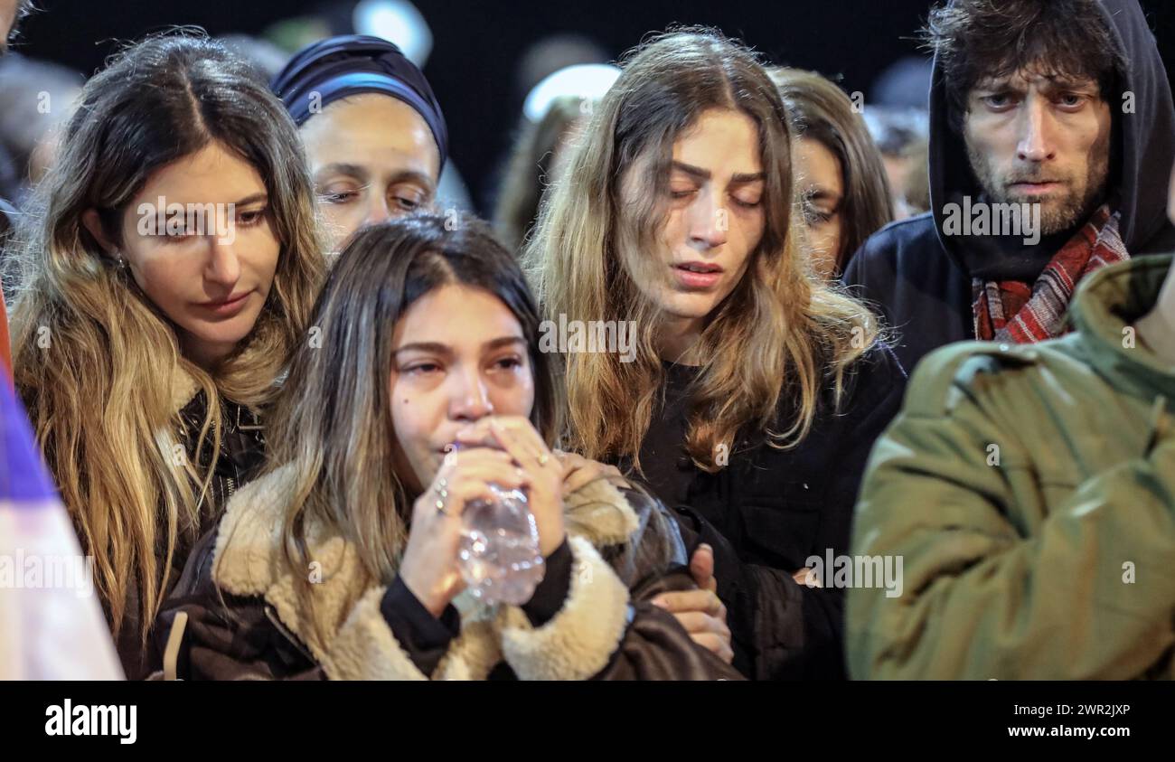 Jerusalem, Israel. 10th Mars 2024. Sad people, some in tears, near the ...