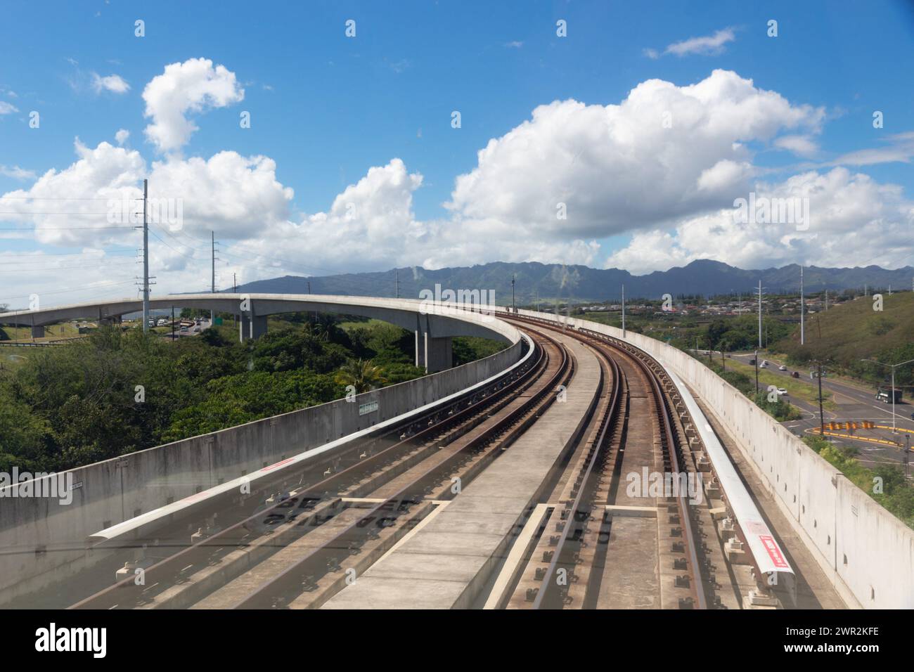 Skyline honolulu transit hi-res stock photography and images - Alamy