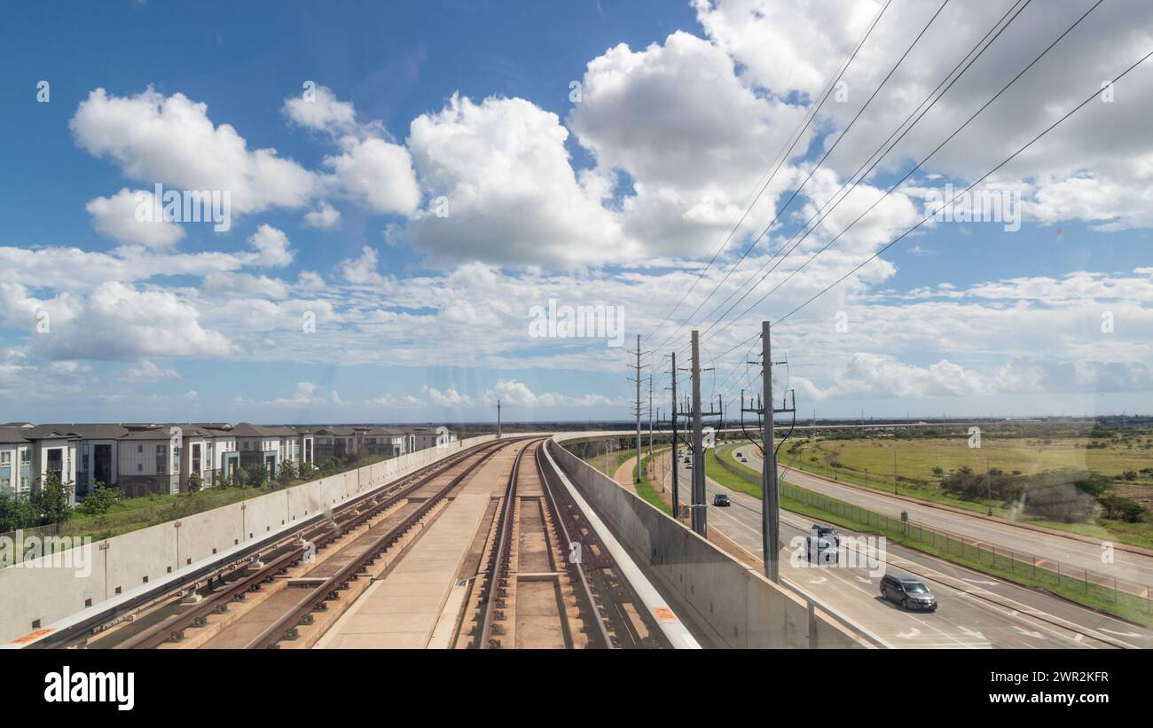 Skyline honolulu transit hi-res stock photography and images - Alamy