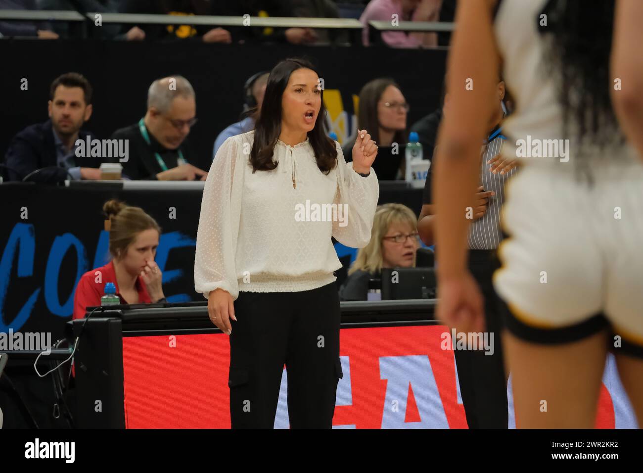 Minneapolis, Minnesota, USA. 10th Mar, 2024. Nebraska Cornhuskers head coach AMY WILLIAMS during ...