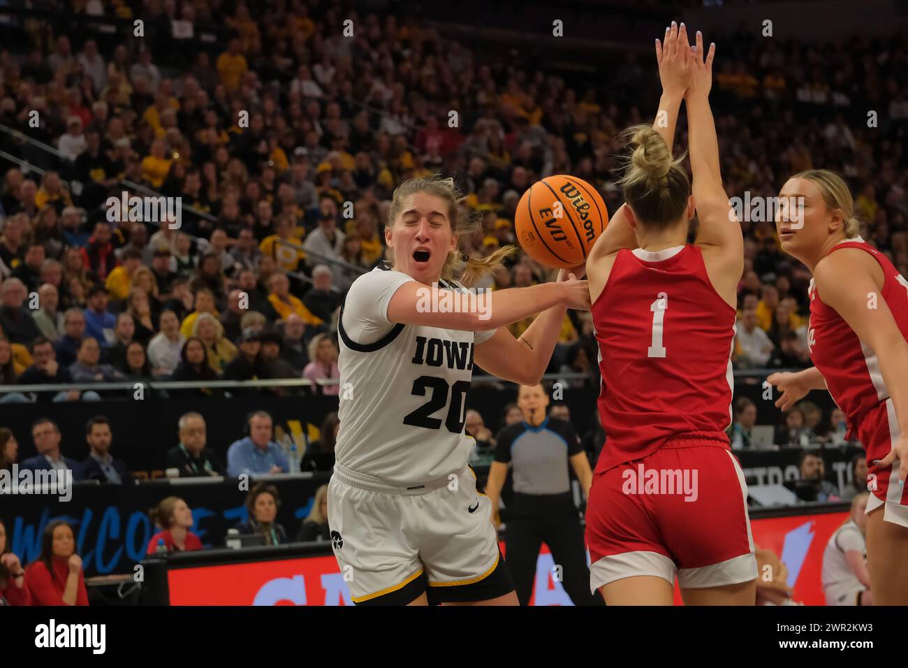 Minneapolis, Minnesota, USA. 10th Mar, 2024. Iowa Hawkeyes guard KATE ...