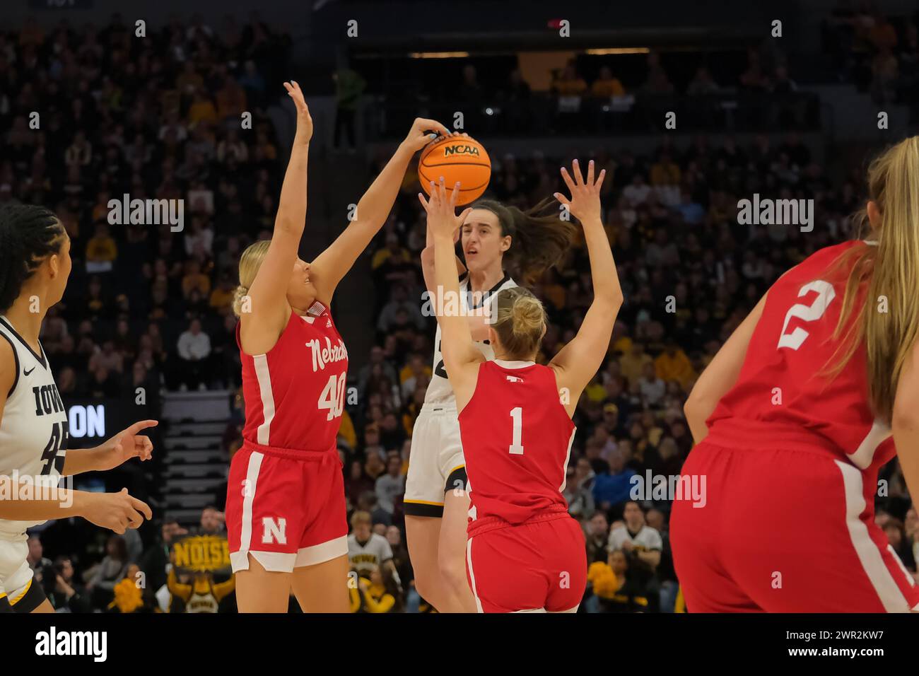 Minneapolis, Minnesota, USA. 10th Mar, 2024. Iowa Hawkeyes guard ...