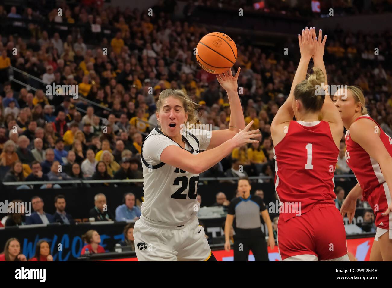 Minneapolis, Minnesota, USA. 10th Mar, 2024. Iowa Hawkeyes guard KATE ...