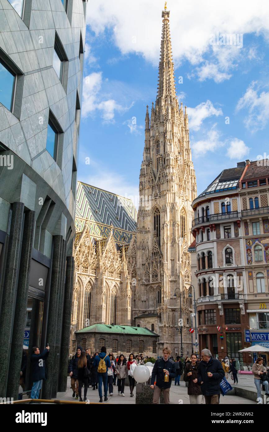 Pummerin bell vienna hi-res stock photography and images - Alamy