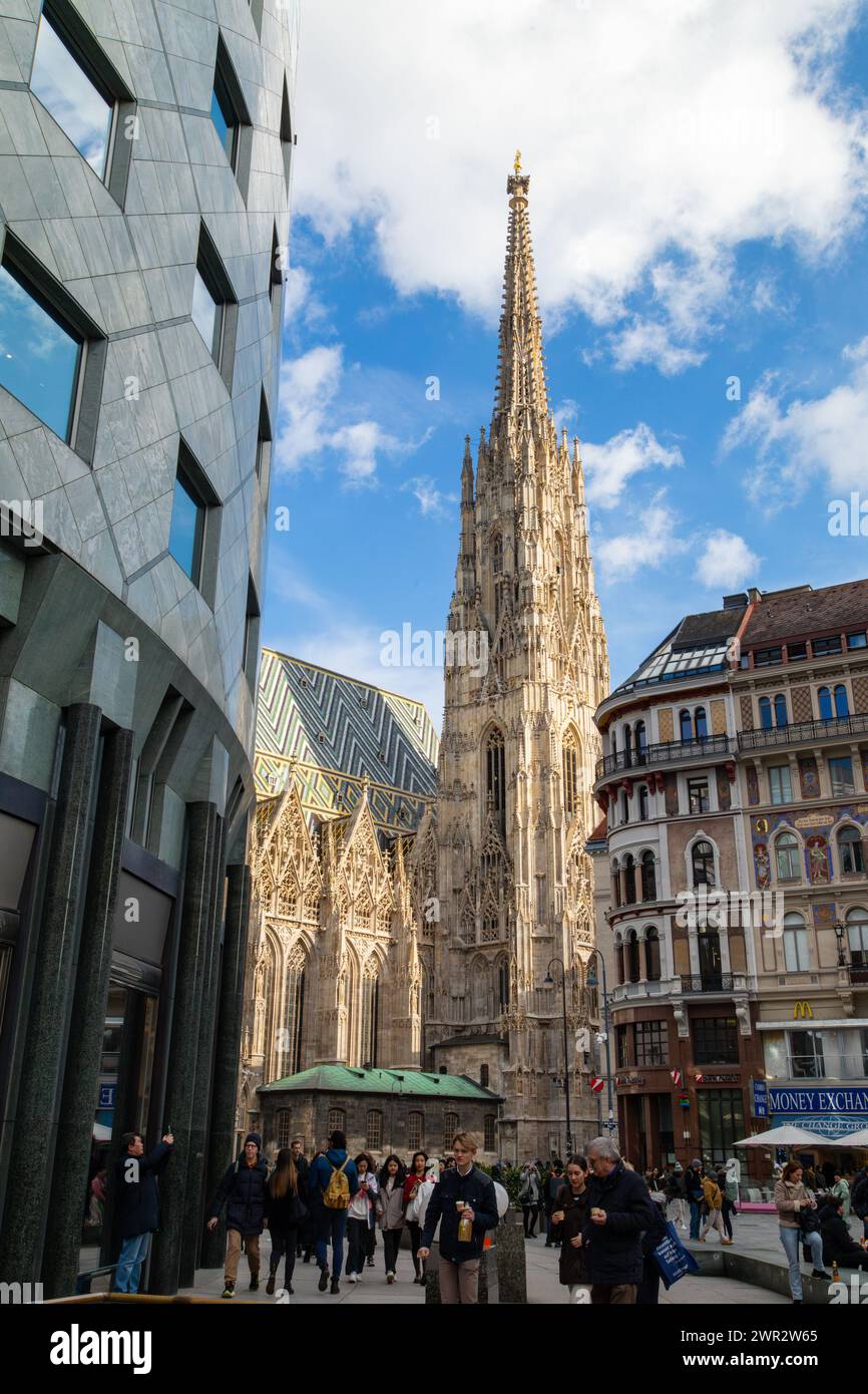 Pummerin bell vienna hi-res stock photography and images - Alamy