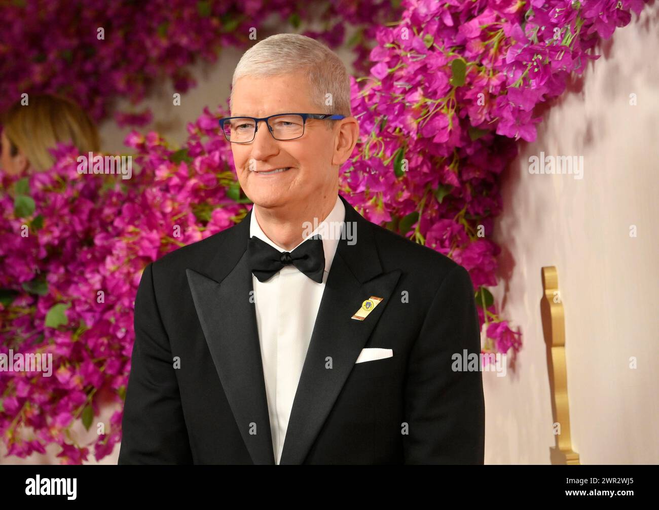 Hollywood, United States. 10th Mar, 2024. Tim Cook arrives on the red ...