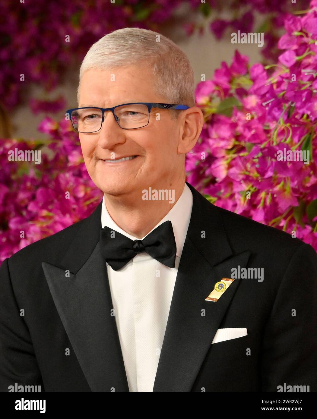 Hollywood, United States. 10th Mar, 2024. Tim Cook arrives on the red ...