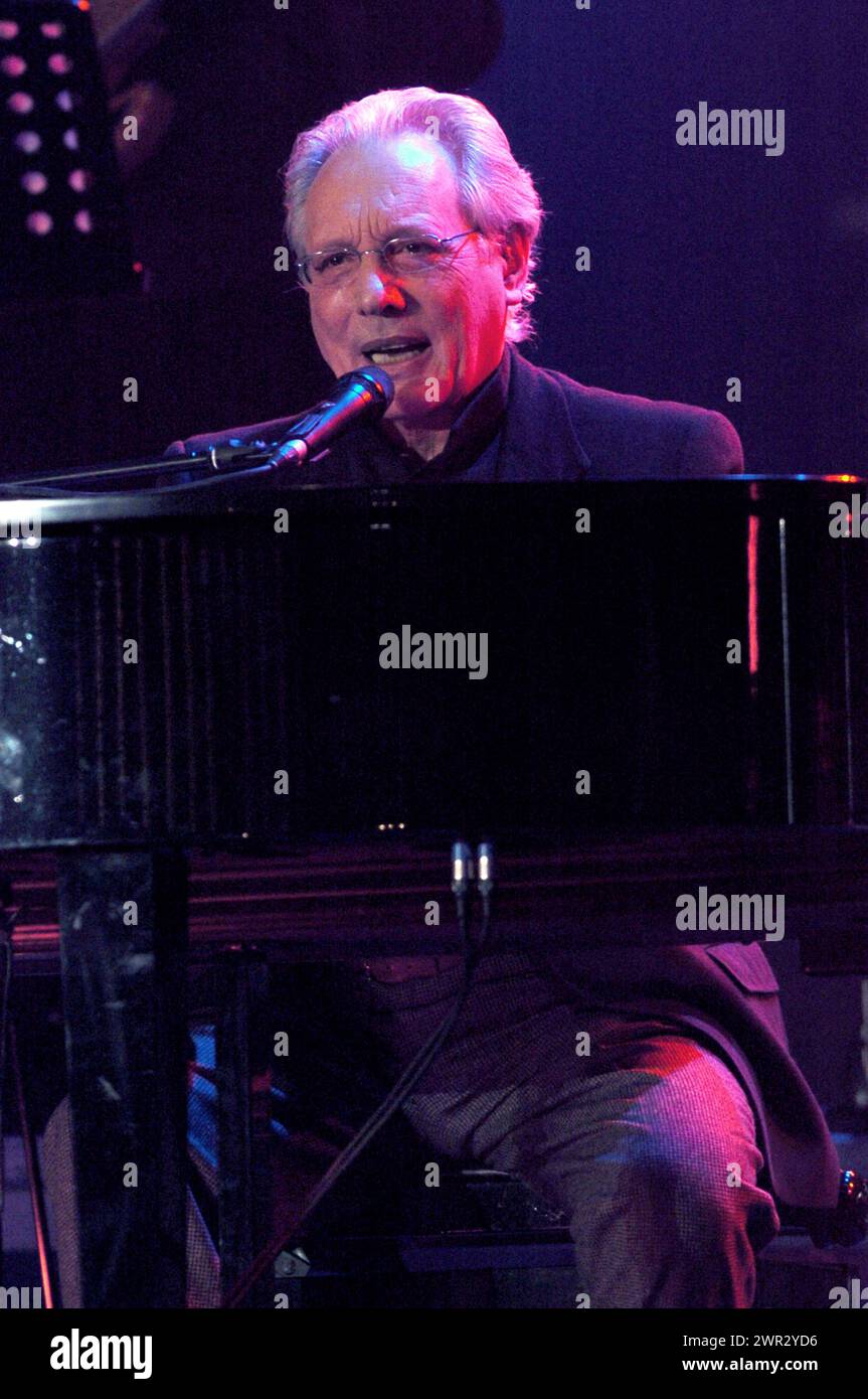 Enzo jannacci photos 2003 hi-res stock photography and images - Alamy