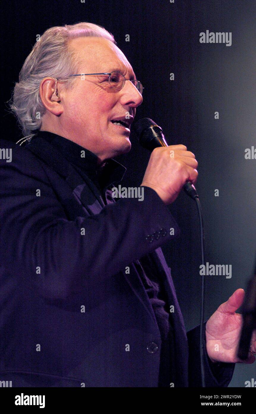 Milan Italy 20/12/2003:Enzo Jannacci,Italian singer,during the live ...
