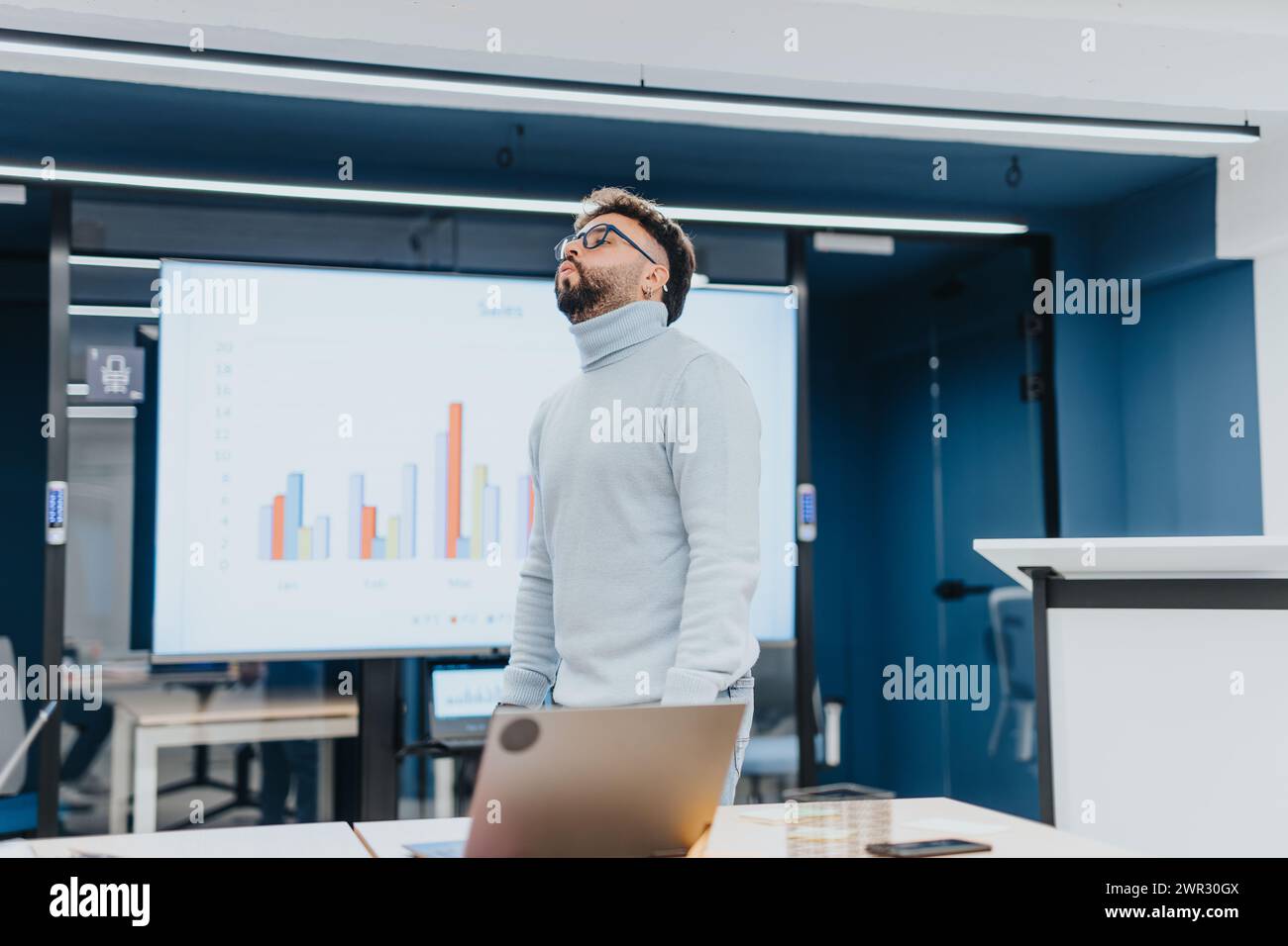 Figuring out solution hi-res stock photography and images - Alamy