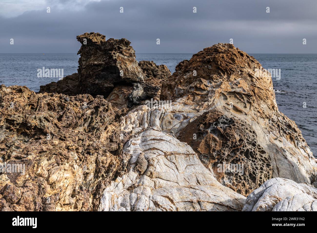 Bord de mer rochers hi-res stock photography and images - Alamy