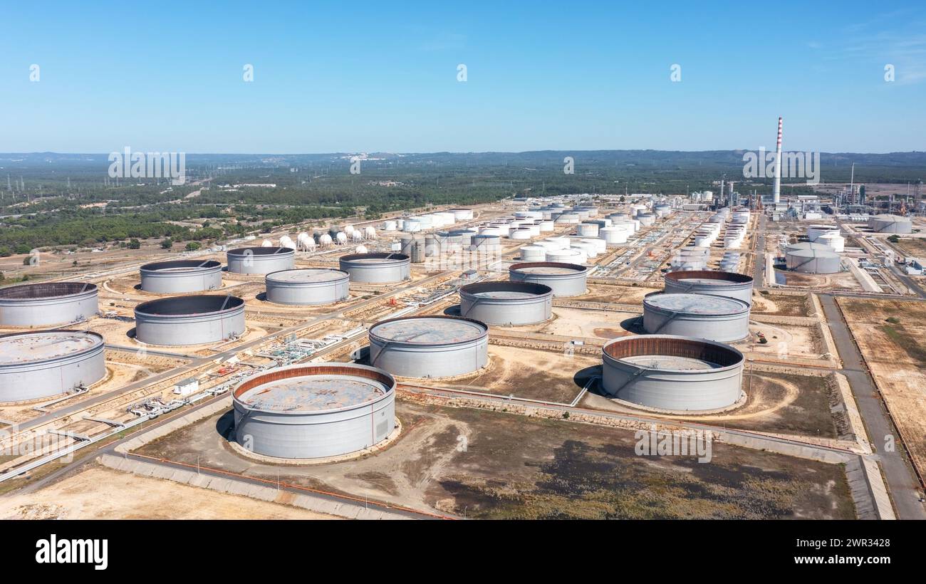 Sines refinery hi-res stock photography and images - Alamy