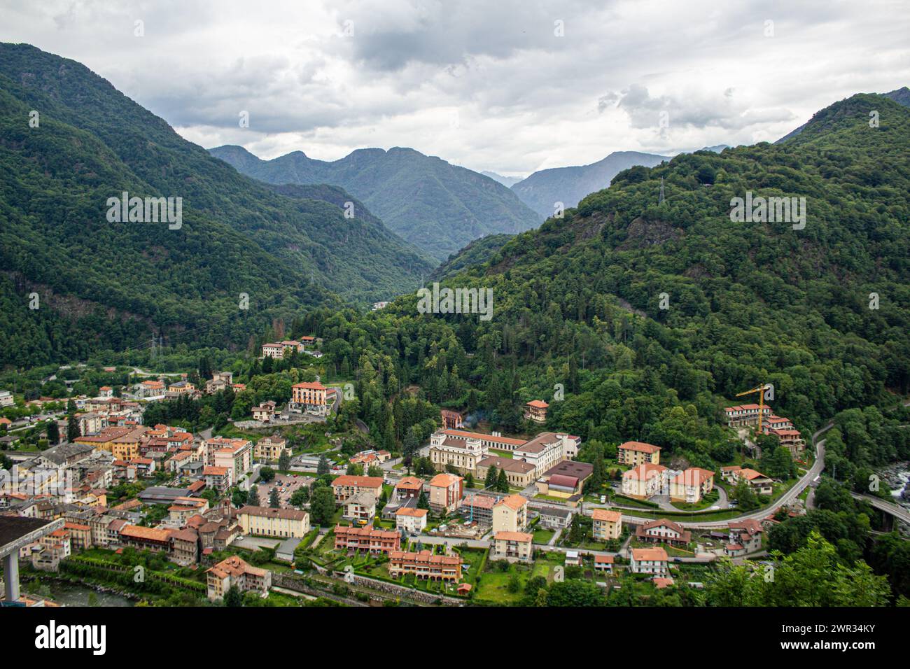 Varallo roofs hi-res stock photography and images - Alamy
