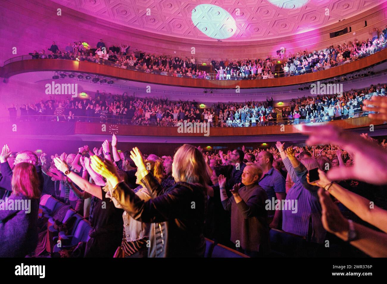 Sheffield city hall interior hi-res stock photography and images - Alamy