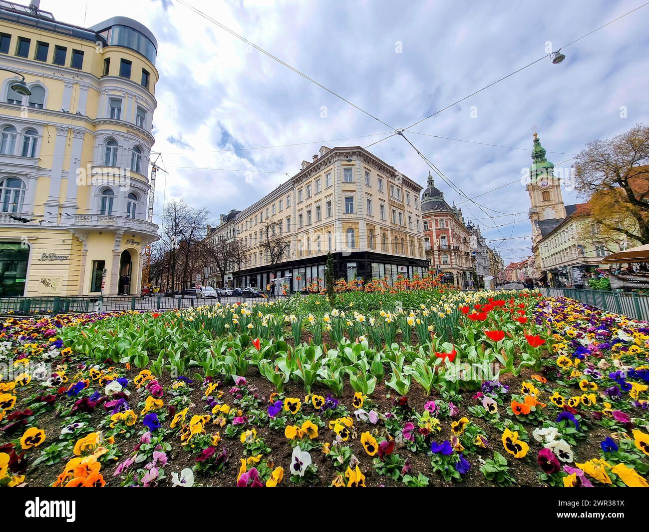 Graz, Austria, 26.03.2023: Colorful spring flowers in Jakominiplatz ...