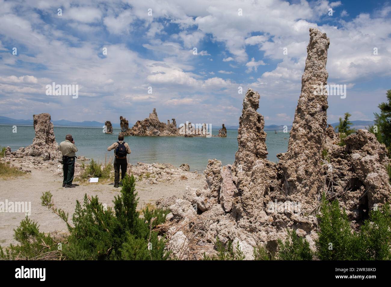 Tufa towers lake mono hi-res stock photography and images - Alamy
