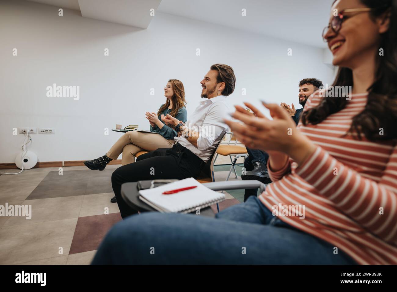 Audience acknowledgment hi-res stock photography and images - Alamy