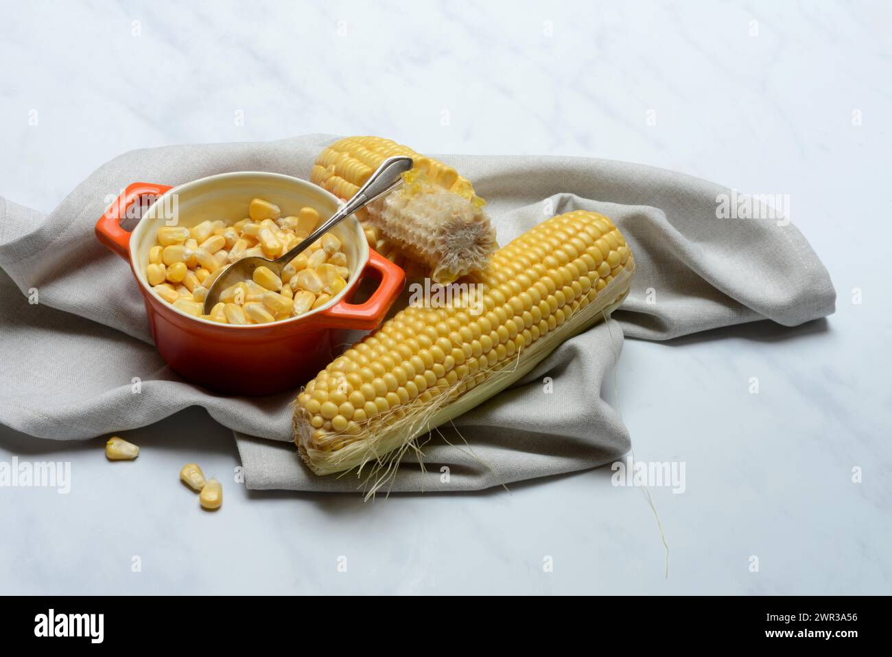 Fresh maize kernels in pots and cobs, corn (Zea mays Stock Photo - Alamy