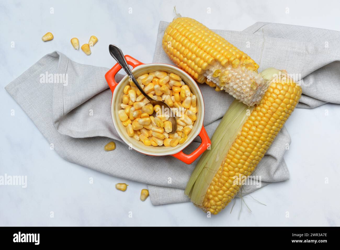 Fresh maize kernels in pots and cobs, corn (Zea mays Stock Photo - Alamy