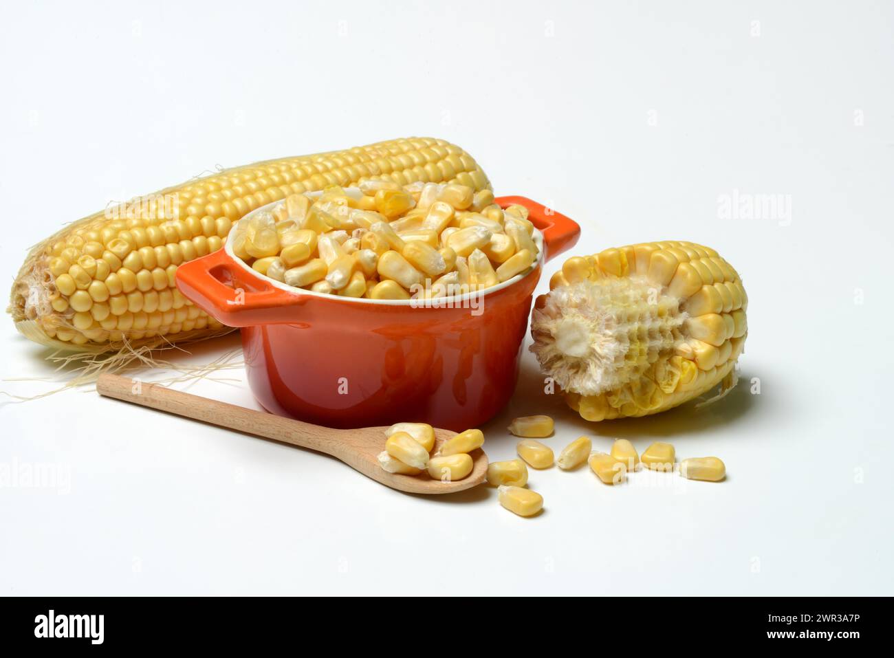 Fresh maize kernels in pots and cobs, corn (Zea mays Stock Photo - Alamy