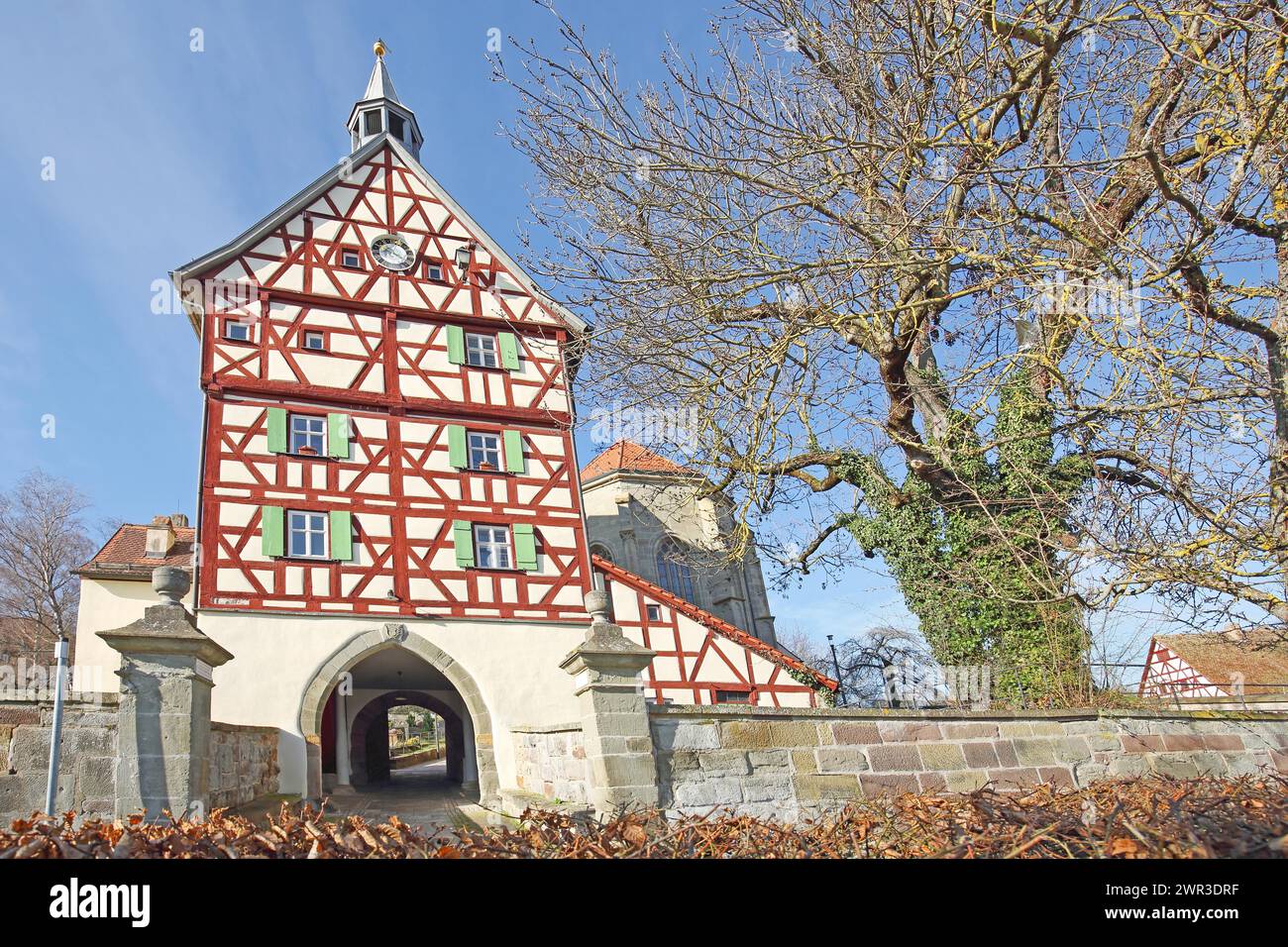 Gate house gatehouse entrance hi-res stock photography and images - Alamy