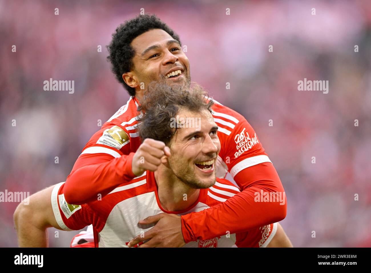 Goal celebration Serge Gnabry FC Bayern Muenchen FCB (07) Leon Goretzka ...