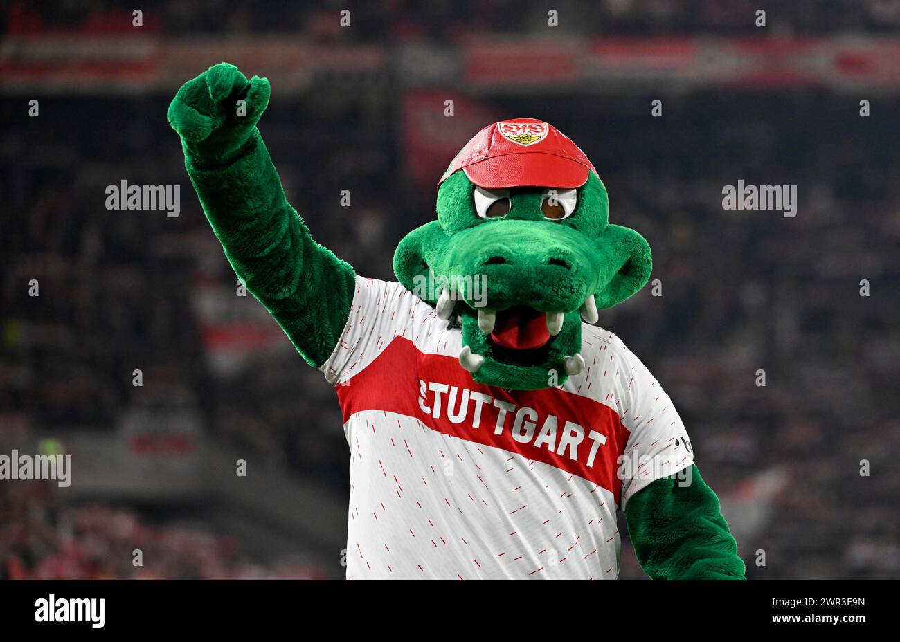 Mascot Fritzle, crocodile, VfB Stuttgart, MHPArena, MHP Arena Stuttgart ...