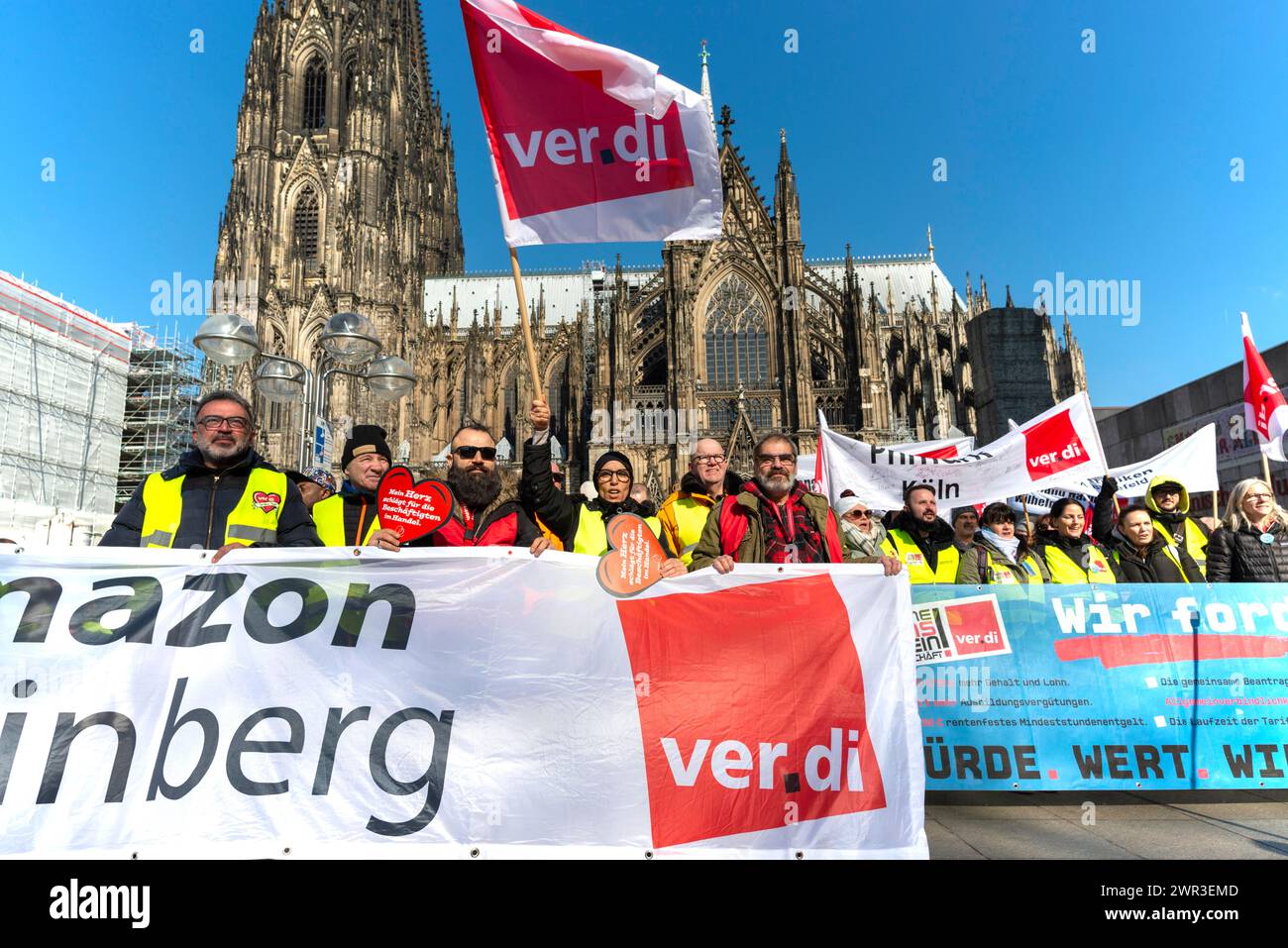 Demonstration for the warning strike of the trade union Ver.di on 8 ...