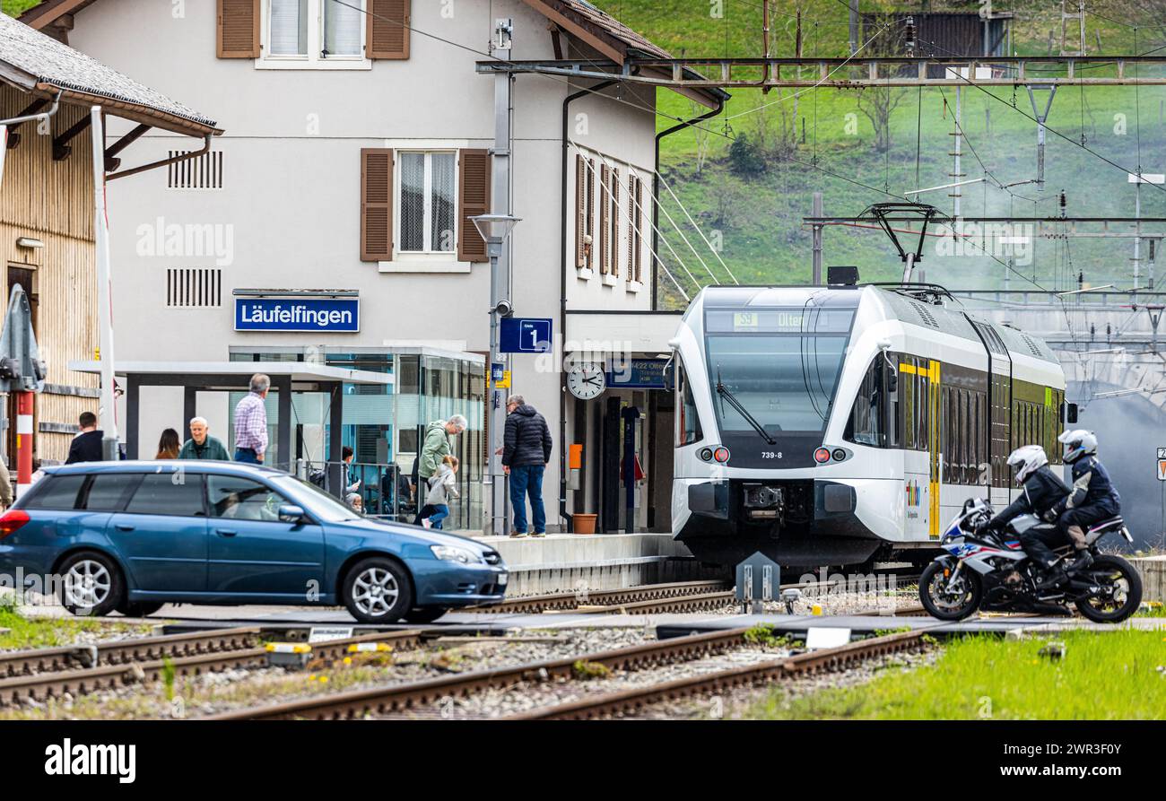 Vor Einem Bahnubergang Steht