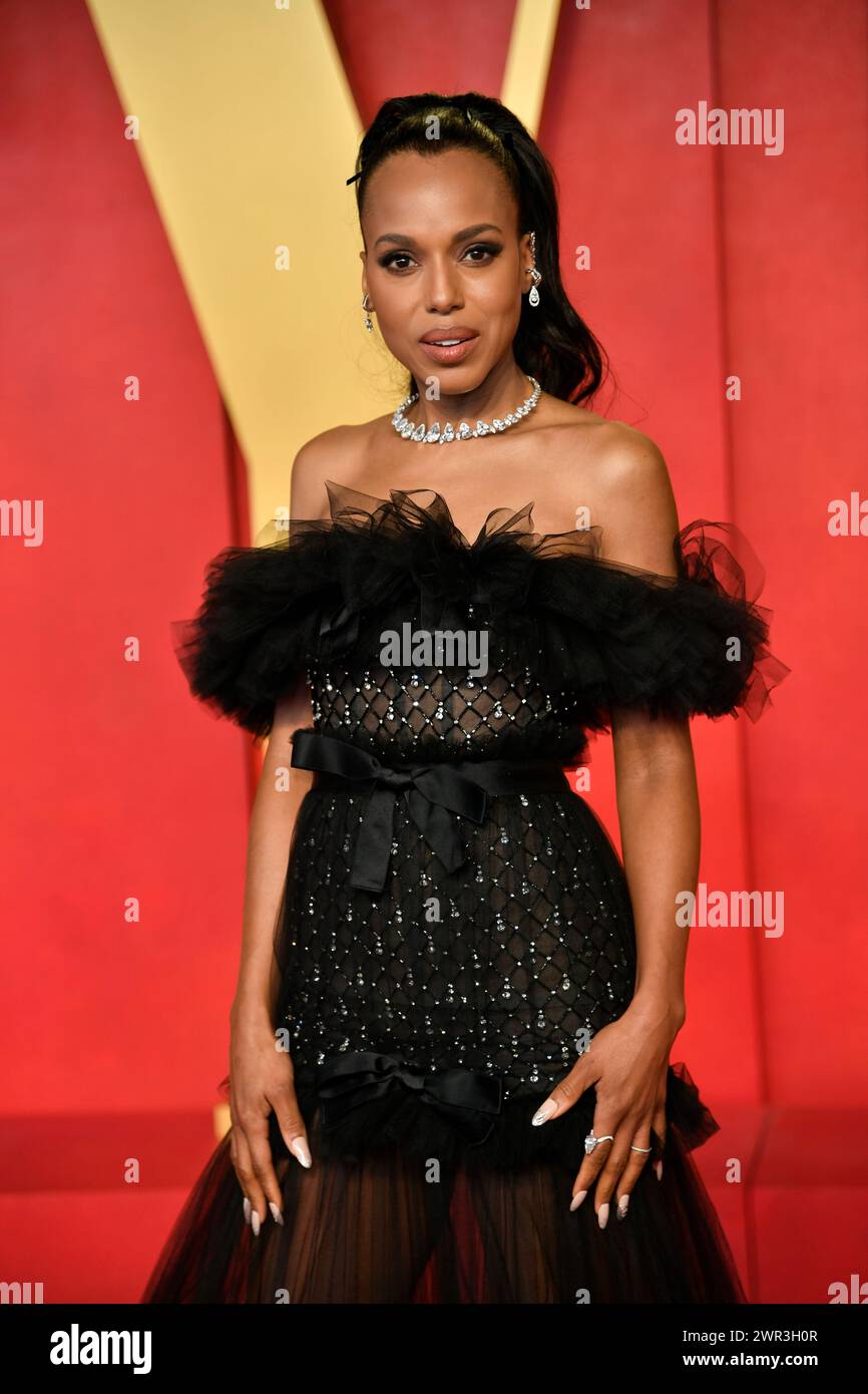 Kerry Washington arrives at the Vanity Fair Oscar Party on Sunday ...