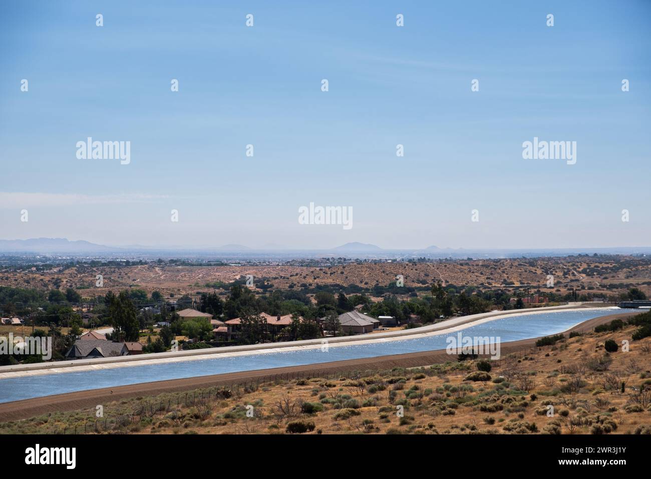 Photo of california aqueduct hi-res stock photography and images - Alamy