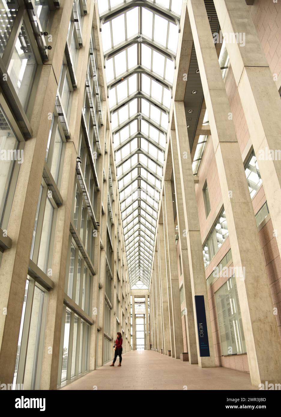 High ceiling corridor hi-res stock photography and images - Alamy