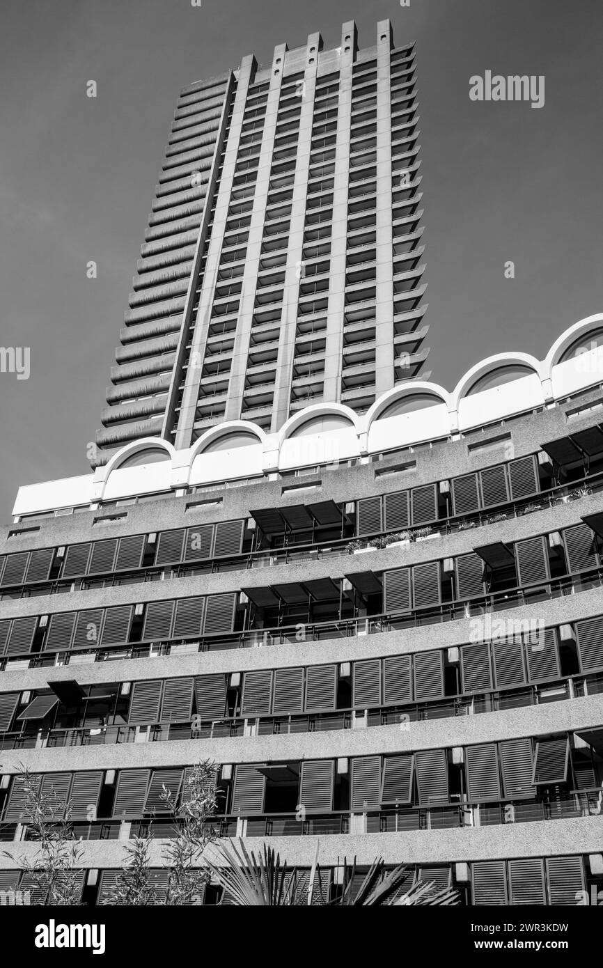 London residential tower block Stock Photo - Alamy