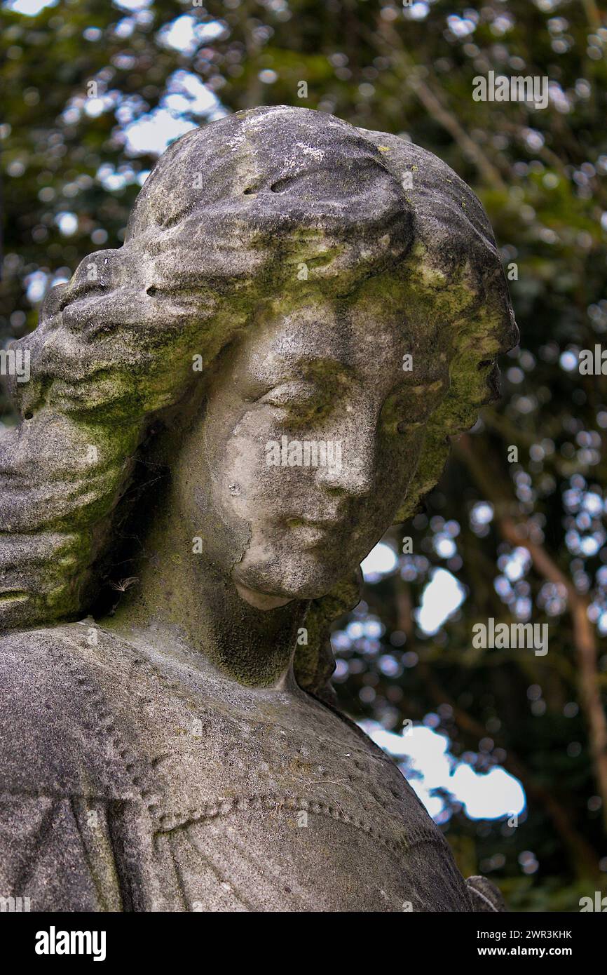 Guardian angel in a cemetery in London Stock Photo - Alamy