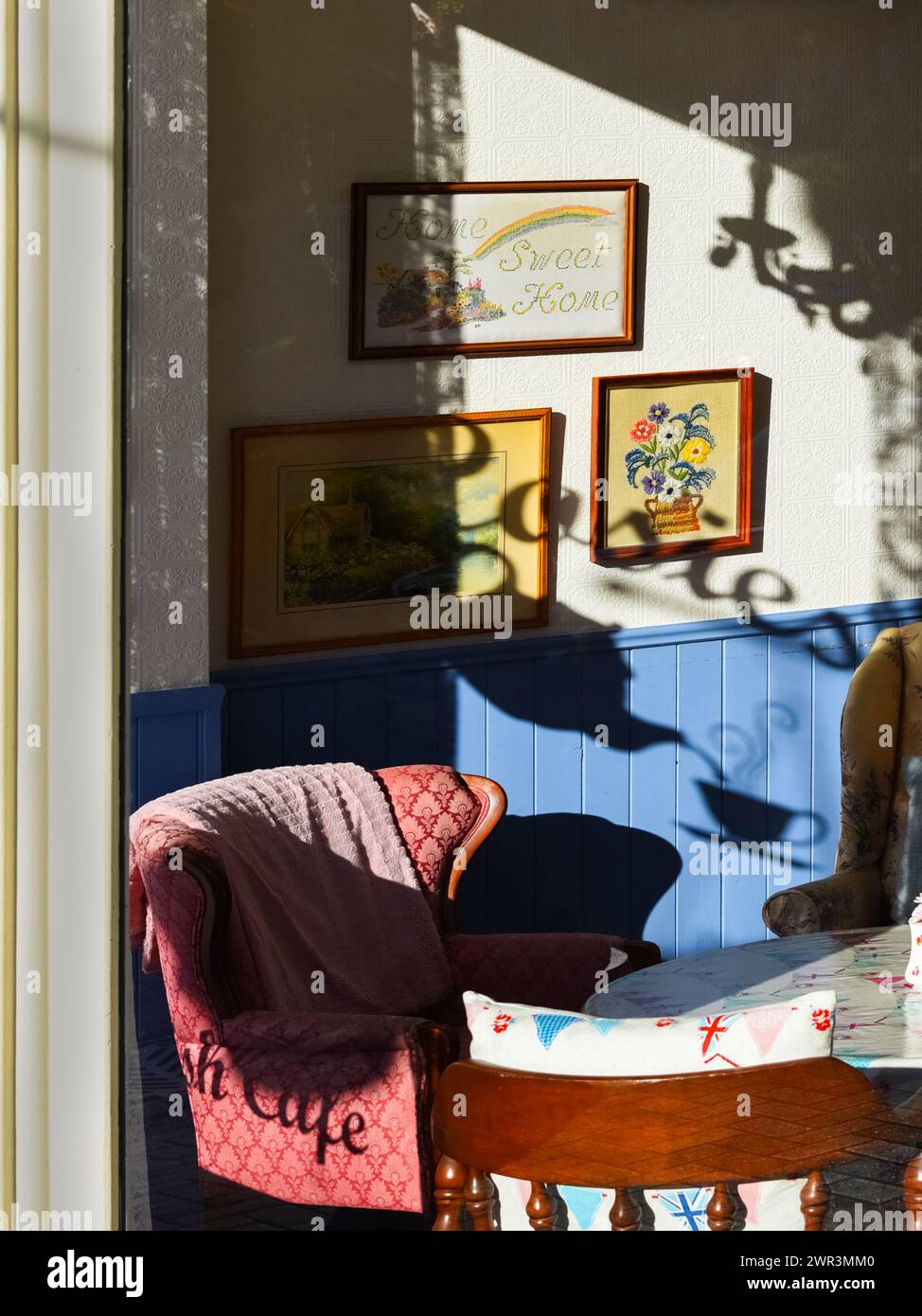 Cousy hi-res stock photography and images - Alamy