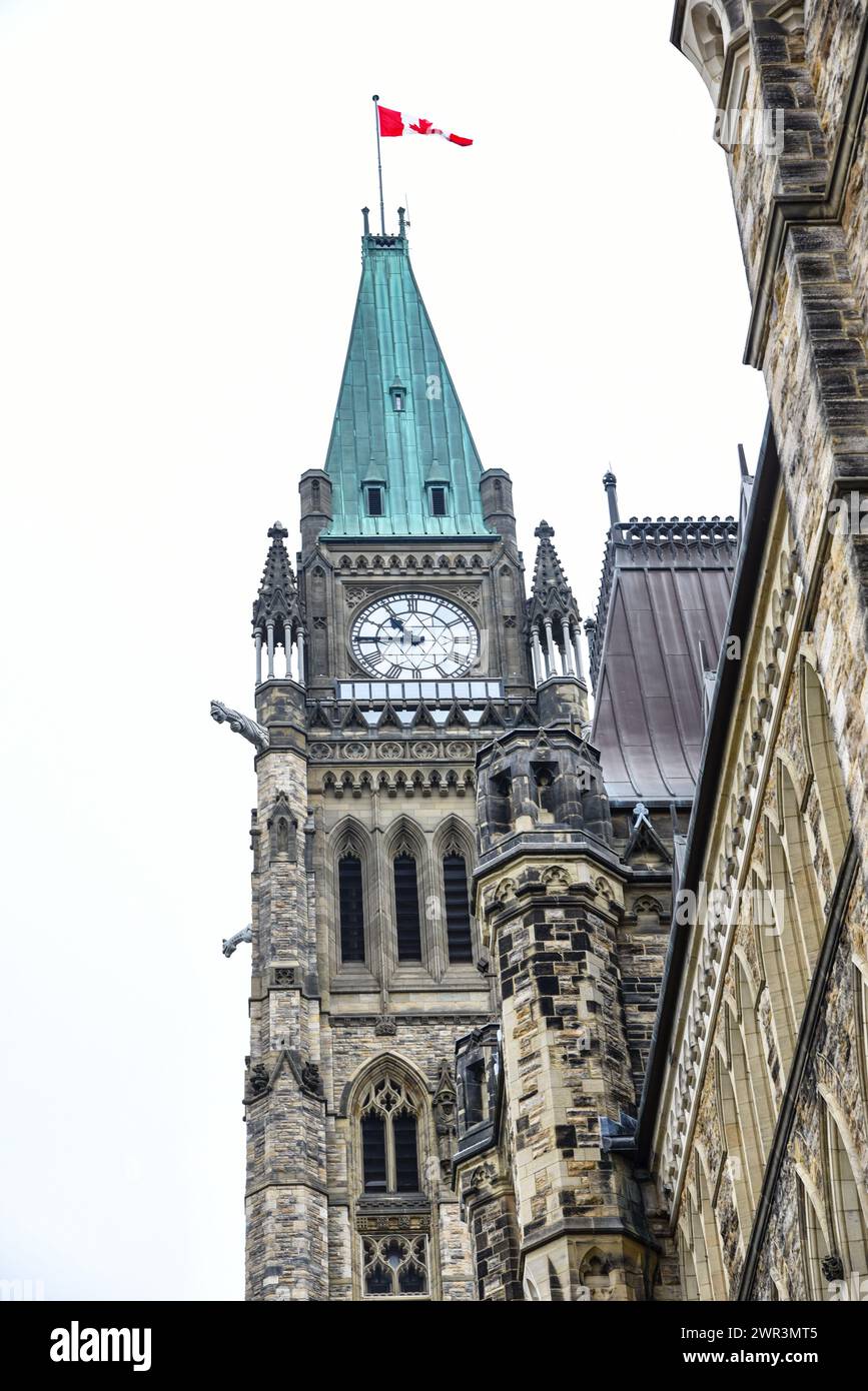 Peace tower ottawa parliament hi-res stock photography and images - Alamy