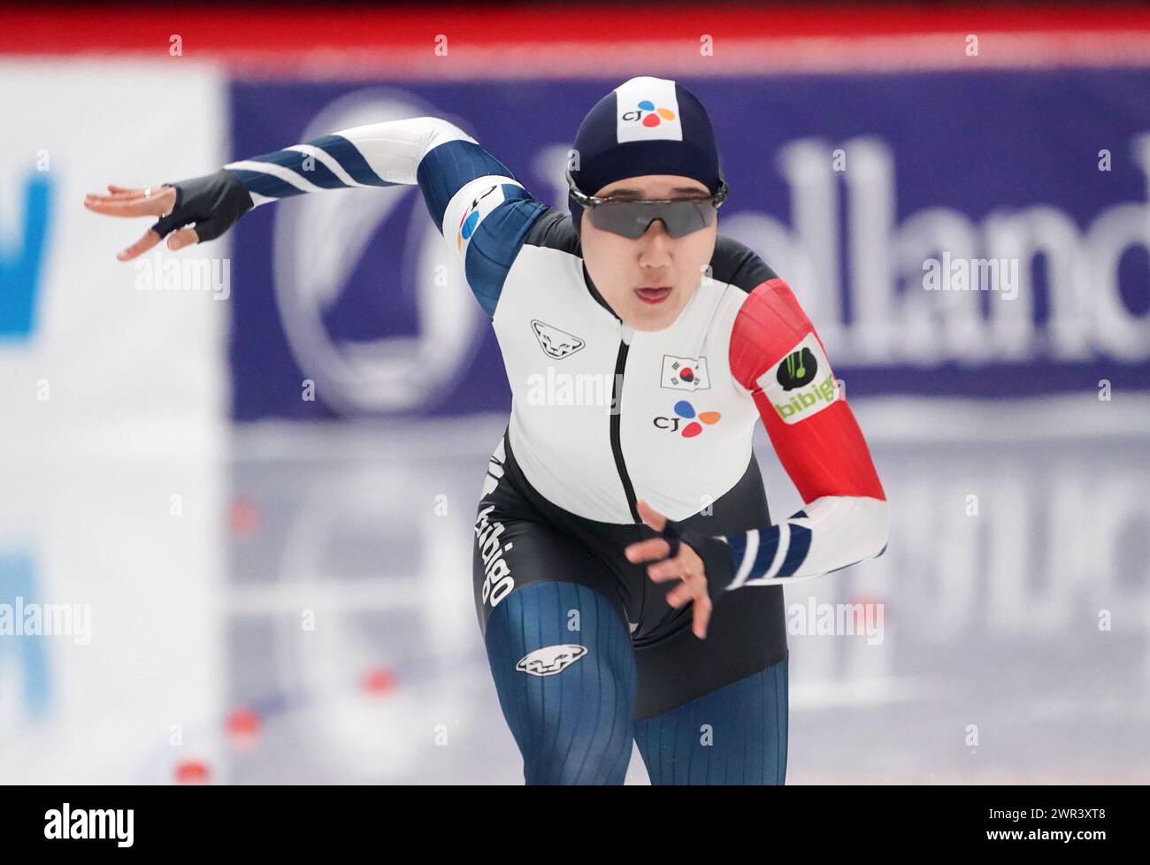 Min-Sum Kim (KOR) on 500m women during ISU World Speed Skating Allround ...