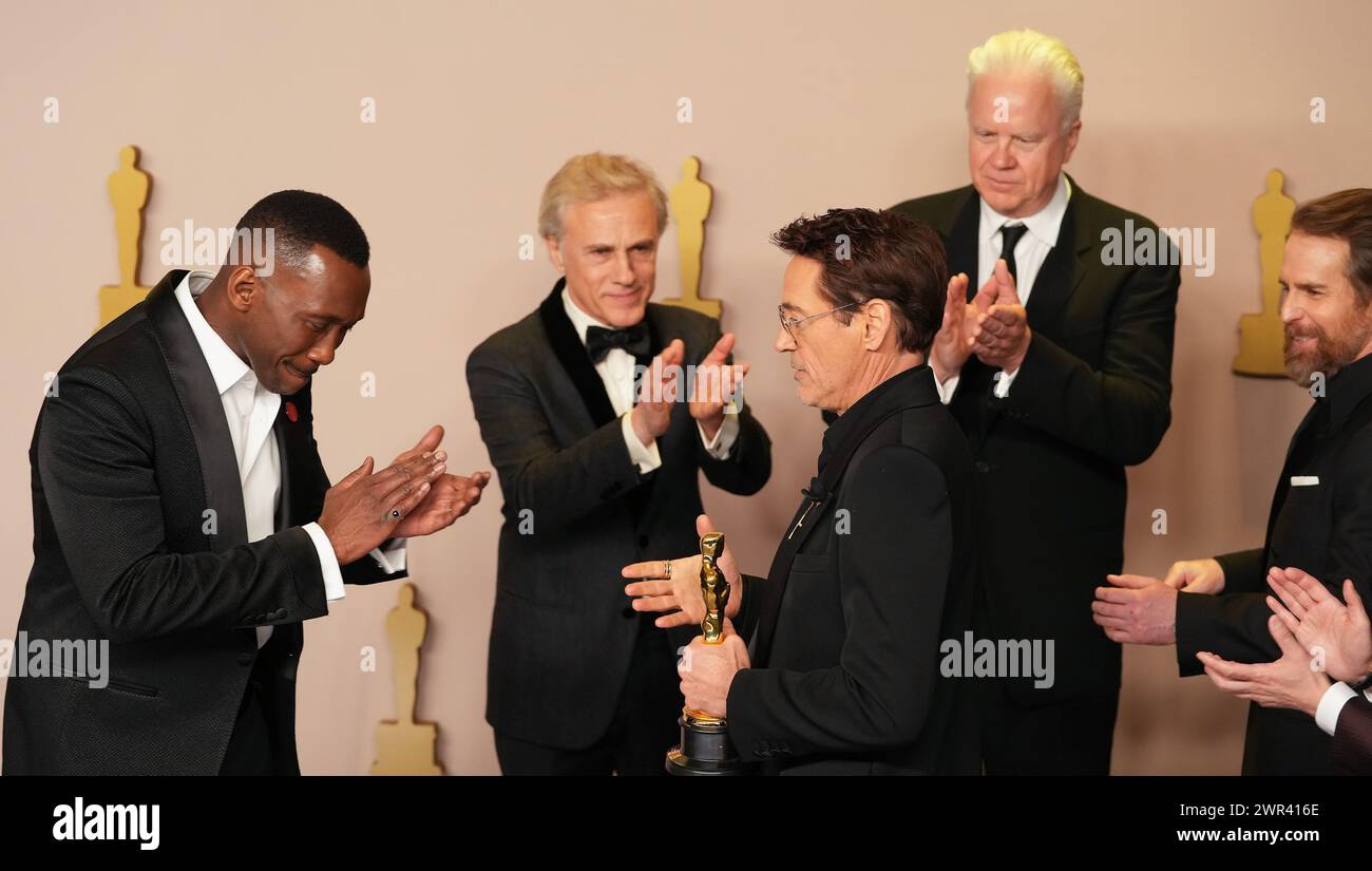 Oppenheimer robert downey jr hi-res stock photography and images - Alamy