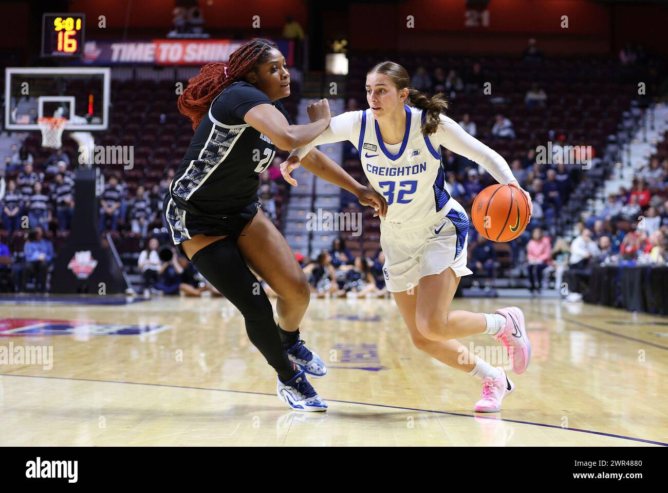 UNCASVILLE, CT - MARCH 10: Creighton Bluejays guard McKayla Miller (32 ...