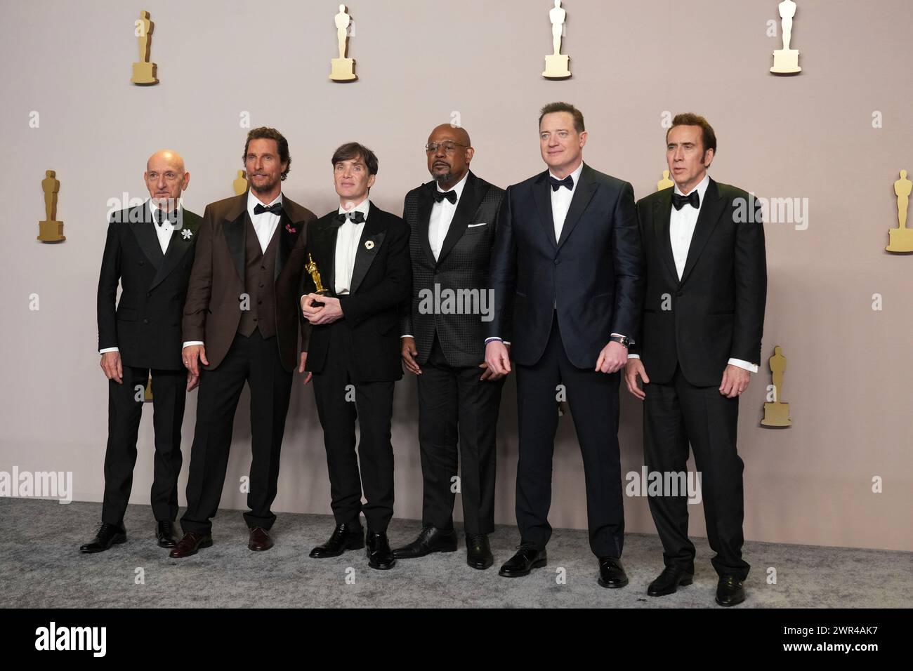 Cillian Murphy, center left, winner of the award for best performance ...