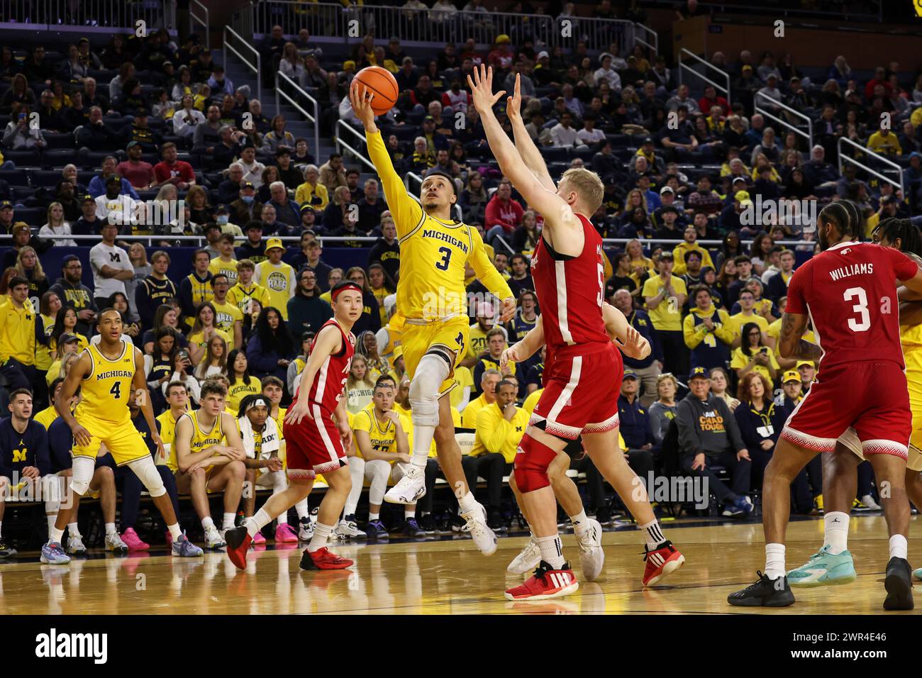 ANN ARBOR, MI - MARCH 10: Michigan Wolverines guard Jaelin Llewellyn (3 ...