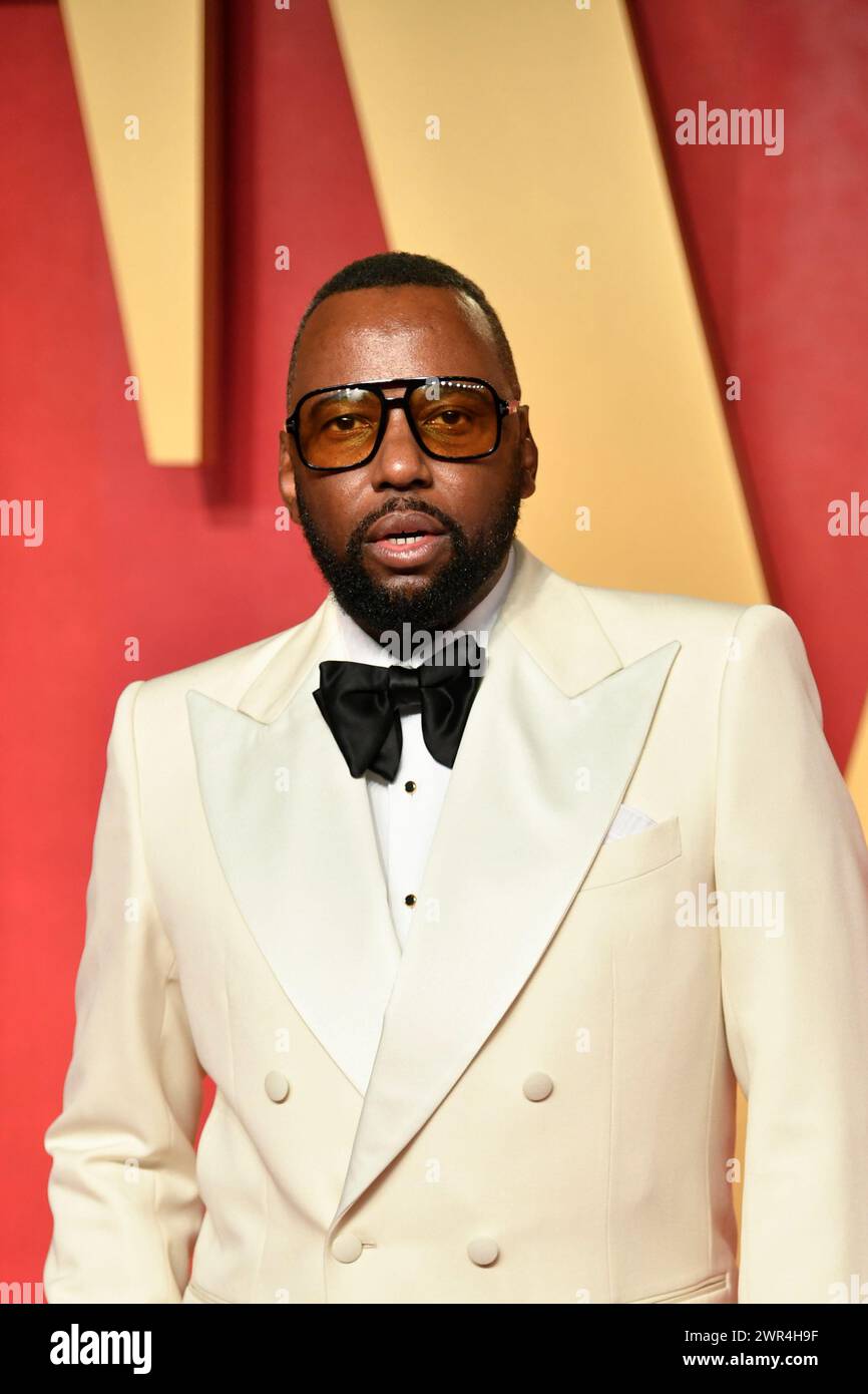 Stephen Galloway arrives at the Vanity Fair Oscar Party on Sunday ...