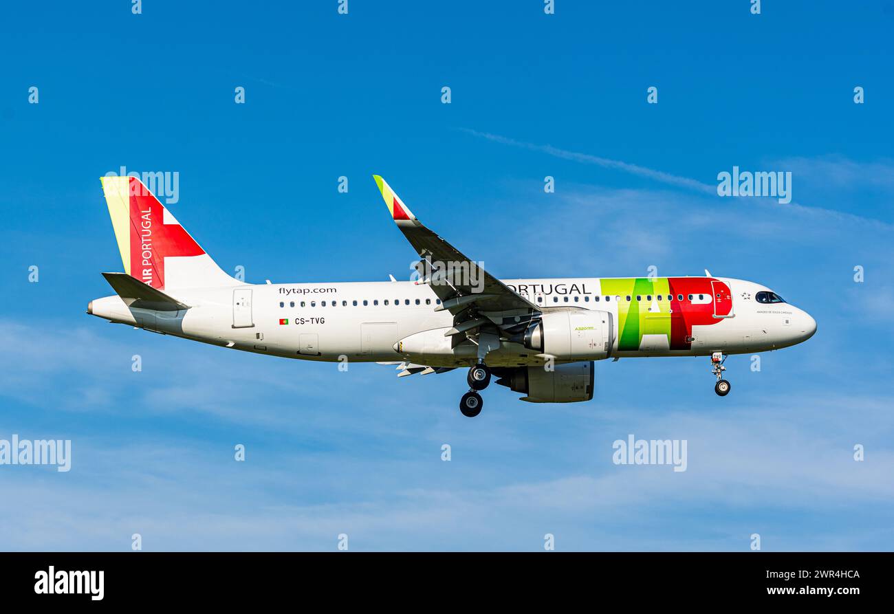 Tap air portugal a320neo hi-res stock photography and images - Alamy